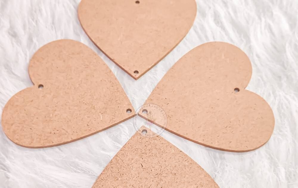 MDF SHAPE HEART WITH HOLE 4PCS - Rainbows And Hues